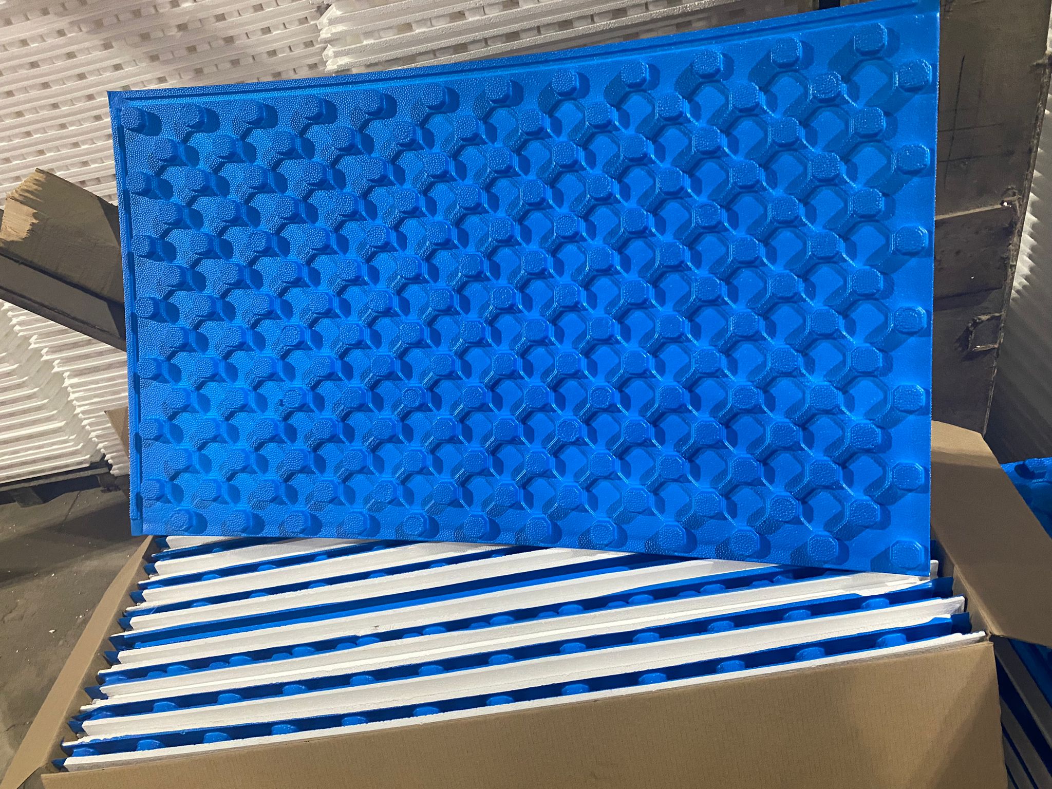 Polistiren cu nuturi si folie 1200*700*35mm — Policonstruct